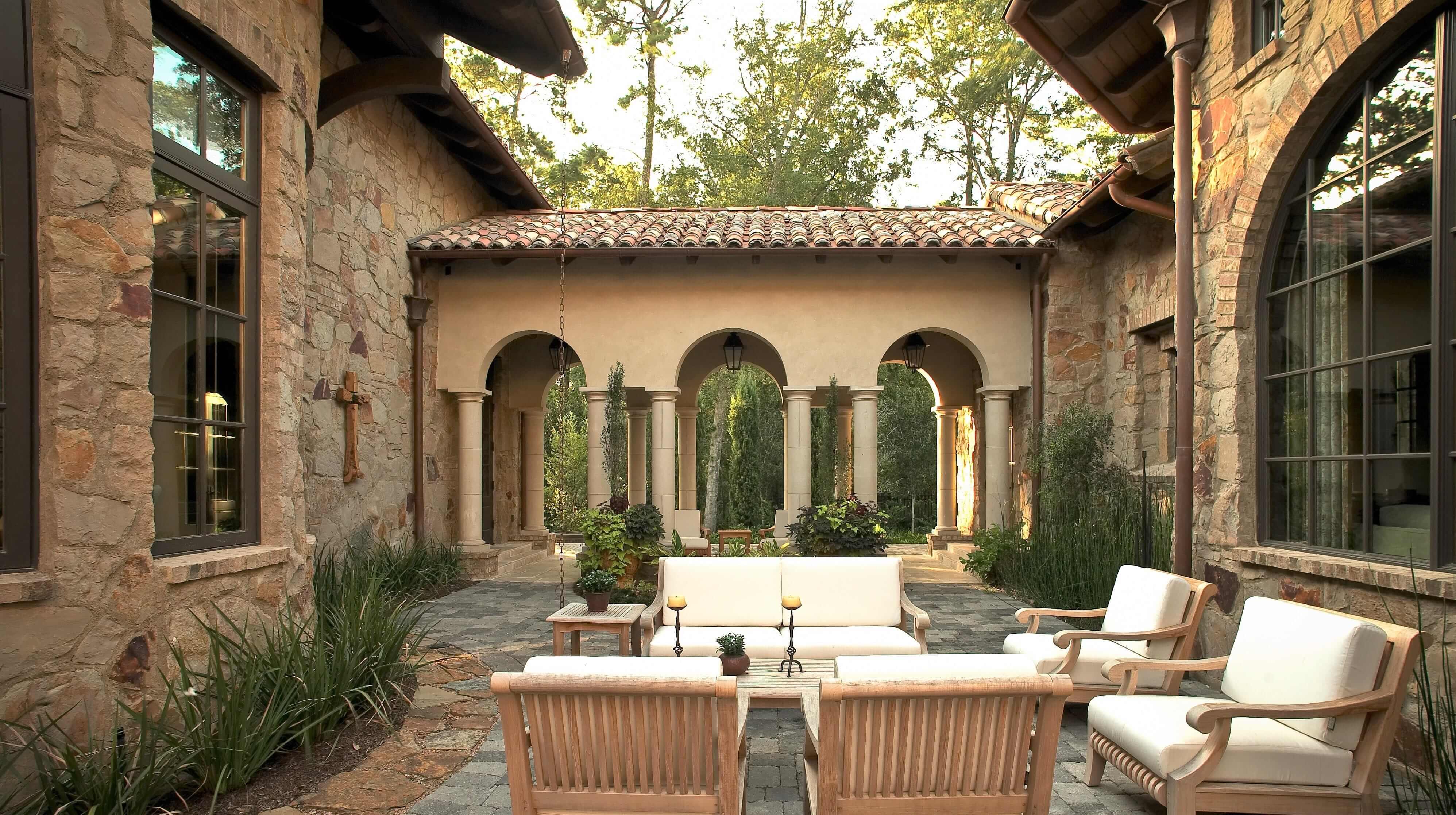 Exposed Rafter Tails vs. Flat Soffit with Corbels