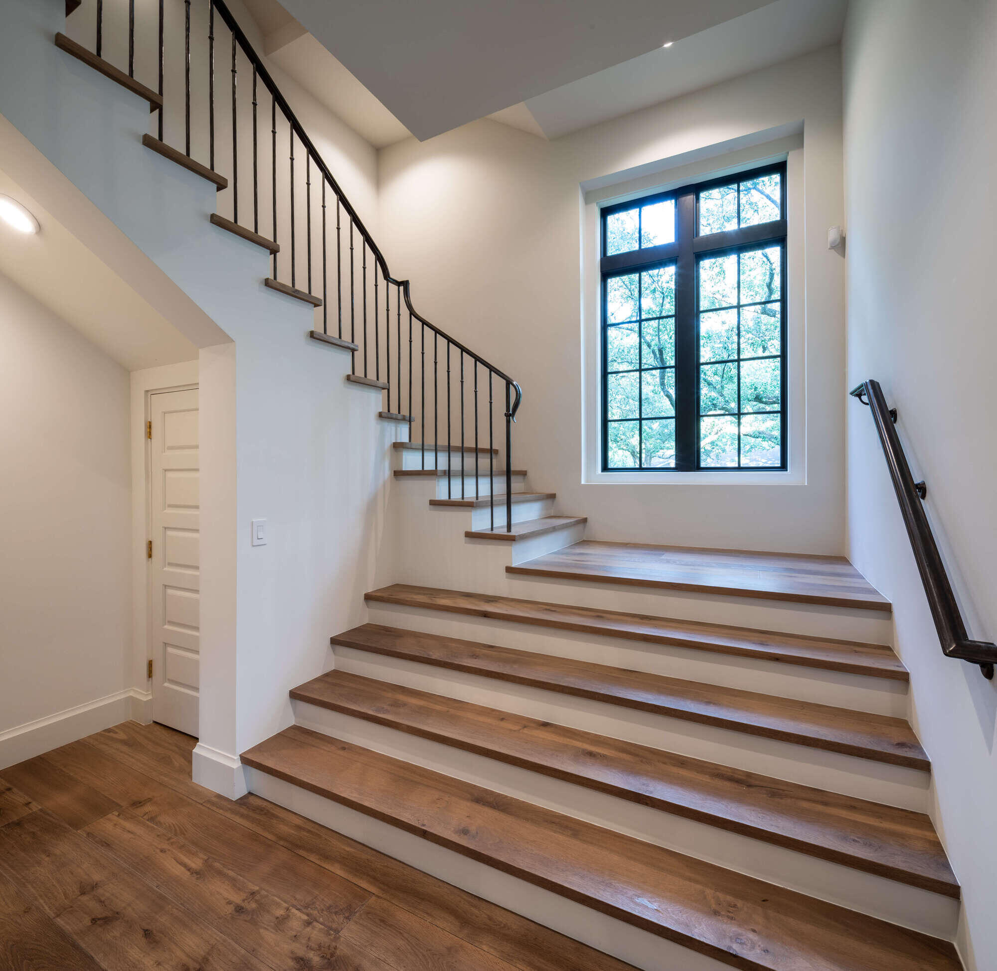 Cased vs. Kerfed (Trimless) Windows